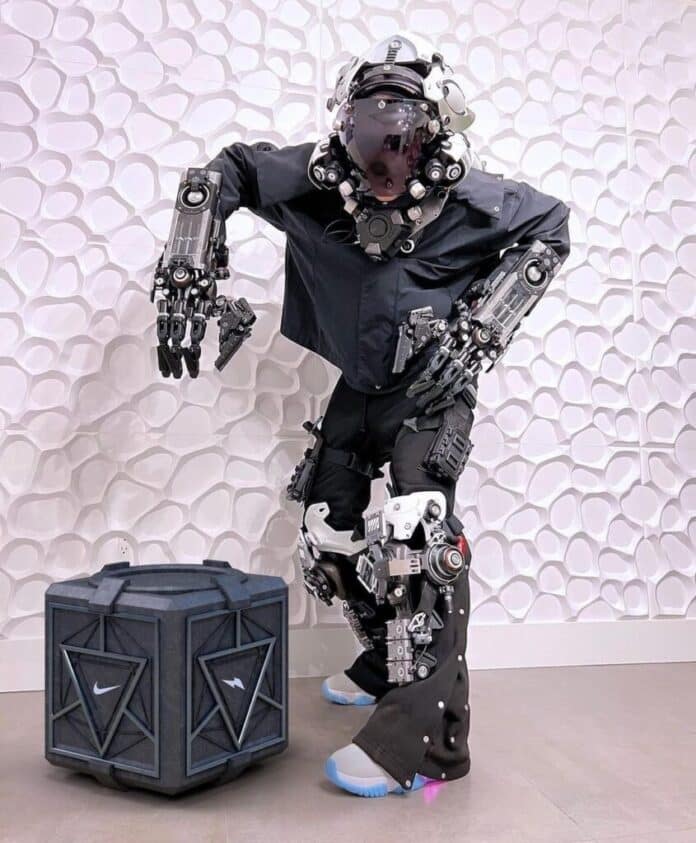 Ikeuchi Hiroto: The Master Of Futuristic Wearable Designs | Visual ...