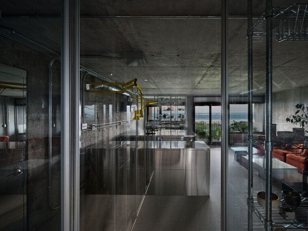 Studio Jean Verville's brutalist exploration of modular living in Bruj ...