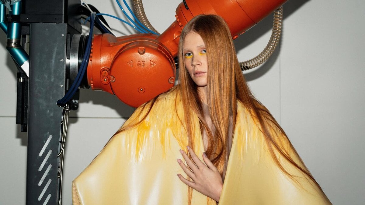 FRISSON: An auditory-responsive garment that mimics emotional shivers - Visual Atelier 8