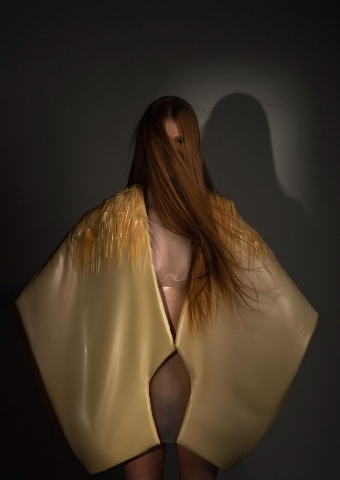 FRISSON: An auditory-responsive garment that mimics emotional shivers - Visual Atelier 8