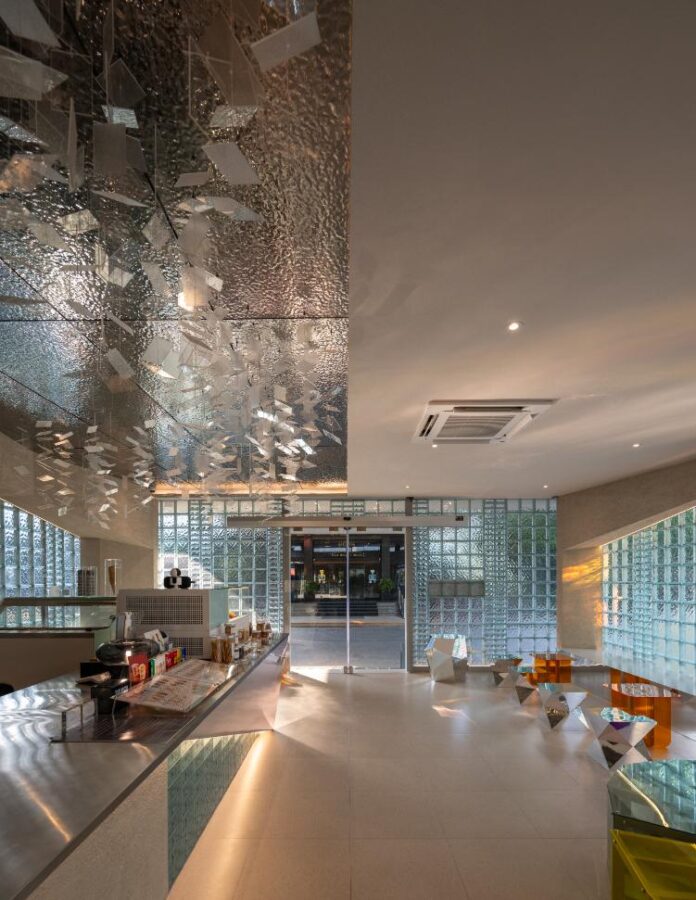 THE FACETS by BBWORKSPACE: A gemstone-inspired café - Visual Atelier 8