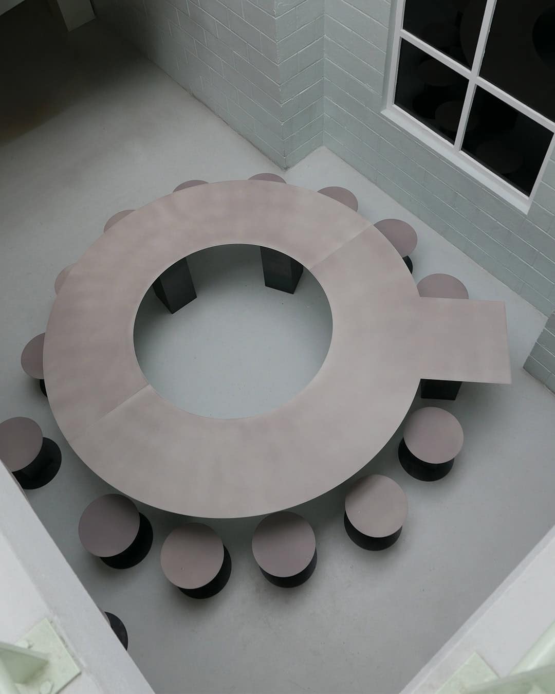 Tom Ducarouge designs Bespoke Table for On Running | Visual Atelier 8