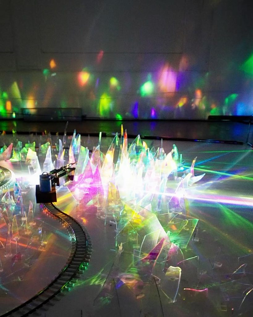 Sven Sauer installation Deviation shows how broken glass reflects human ...