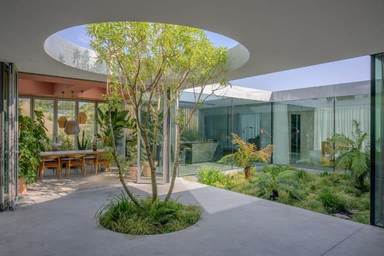 Studioninedots designs Villa Fifty-Fifty house as garden pavilion in ...