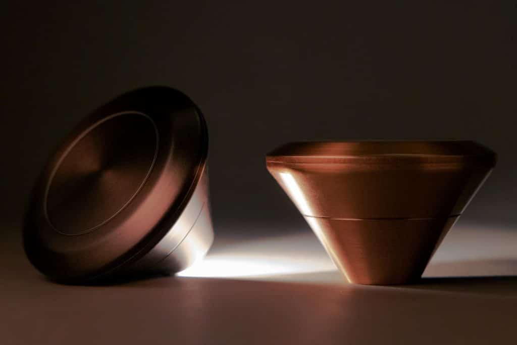 Kazuki Nagasawa designs Houyou lamp from shuro palm bark | Visual Atelier 8