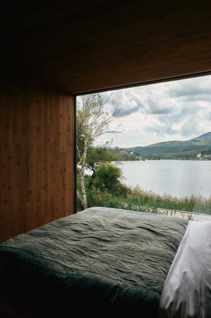 Earthboat Cave cabin shaped for quiet outdoor living | Visual Atelier 8