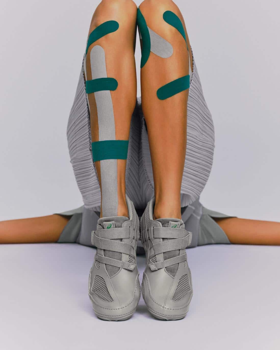 ISSEY MIYAKE FOOT introduces HYPER TAPING™ with ASICS - Visual Atelier 8